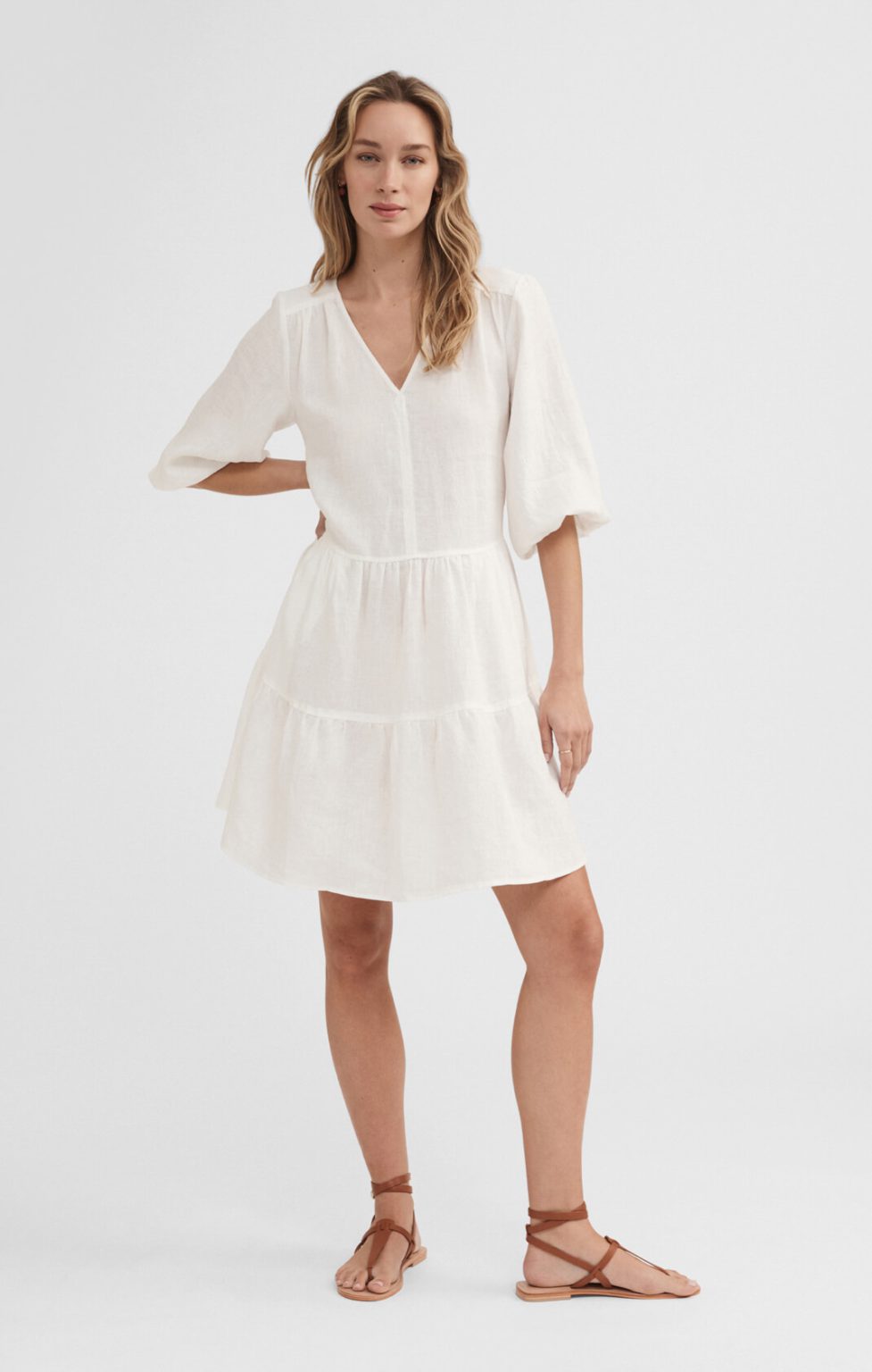 Best White Outfits for Women (All White Outfits for Ladies) - StylePersuit