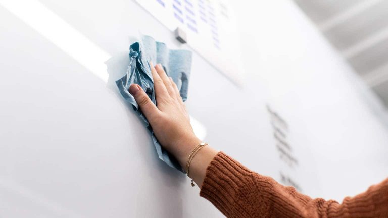 How to Clean Dry Erase Boards - StylePersuit